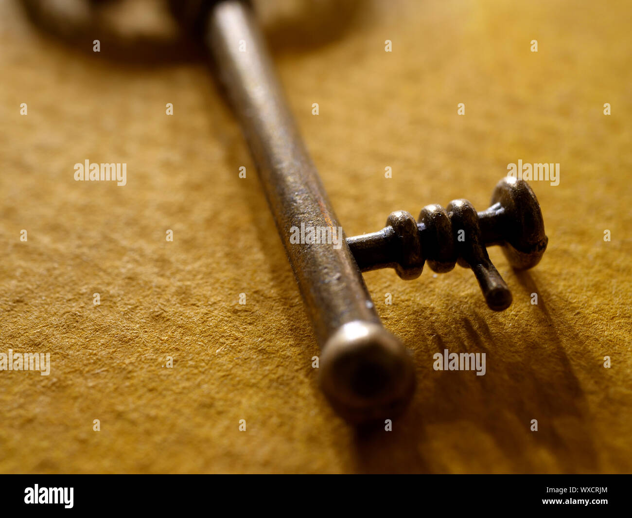 Close up of a classic key Stock Photo - Alamy