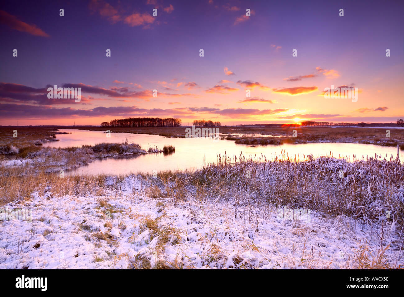 Dramatic sunrise over frozen hi-res stock photography and images - Alamy