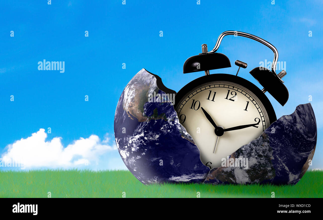 Time management concept, business planning, The Earth and retro clock ...