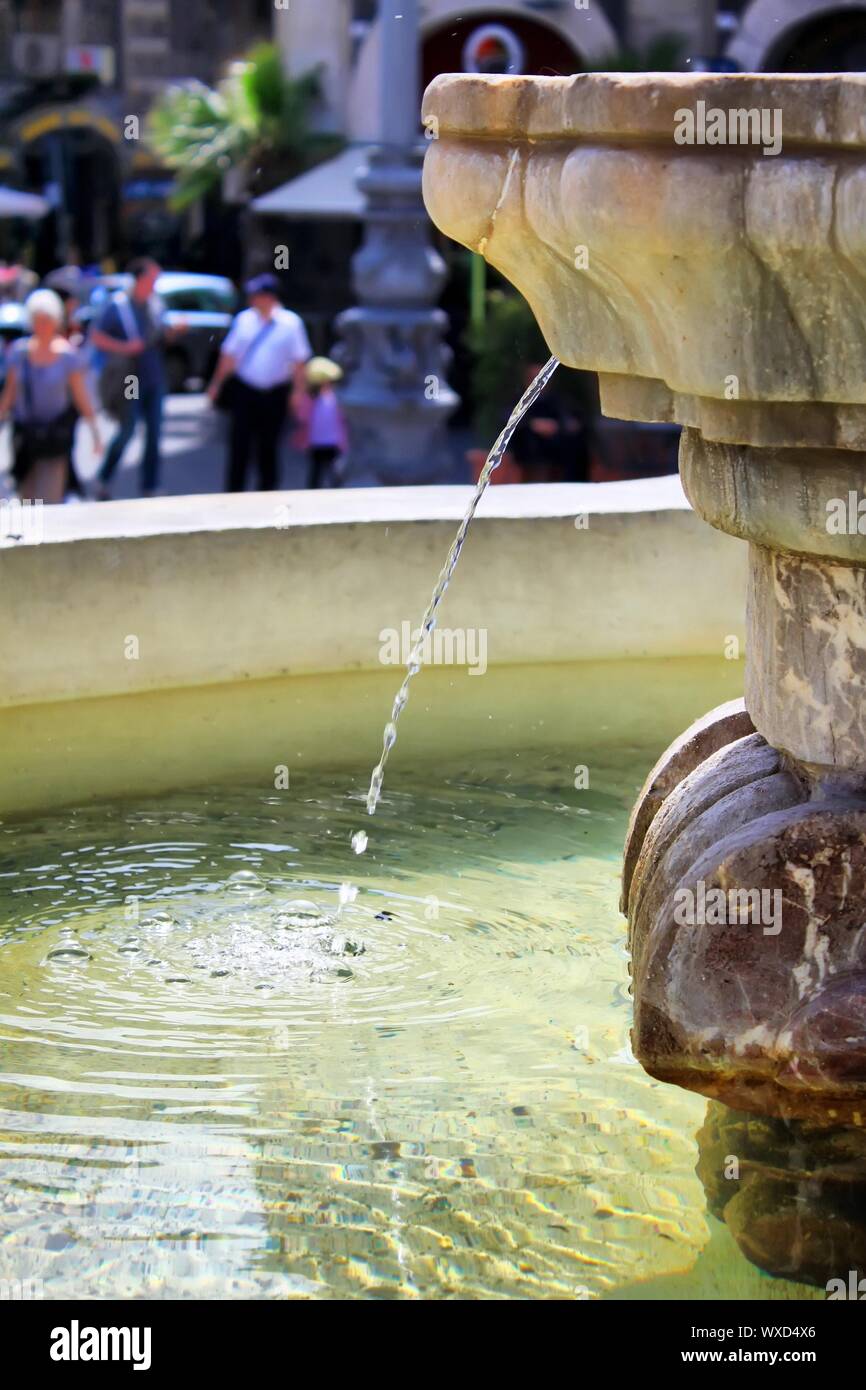 Fountain front view hi-res stock photography and images - Alamy