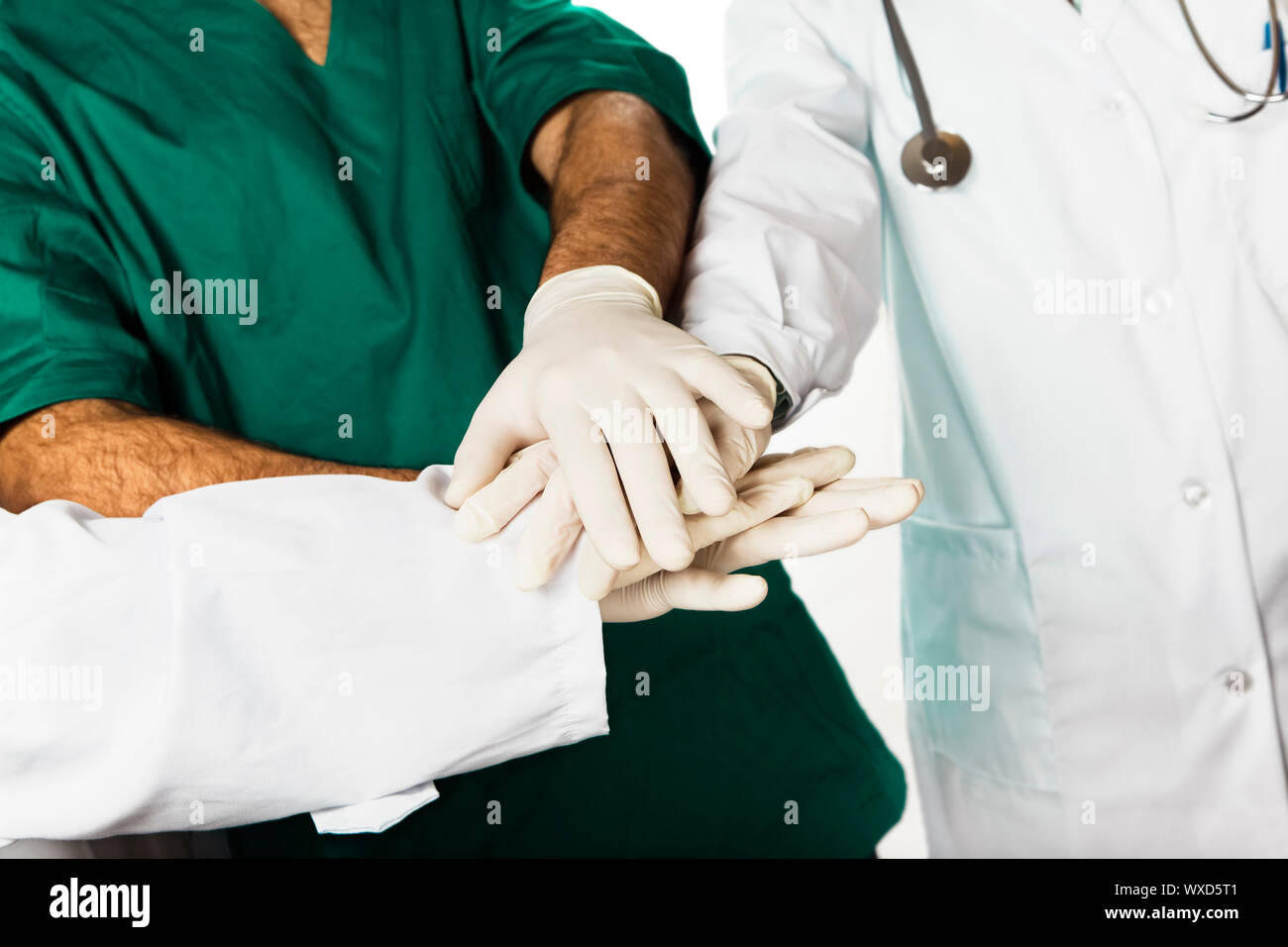 healthcare and medicine: doctors shaking hands Stock Photo - Alamy