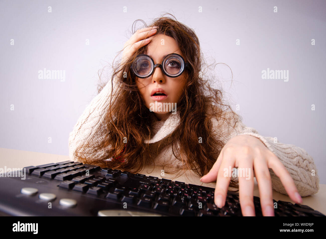 Girl scared internet computer hi-res stock photography and images - Alamy