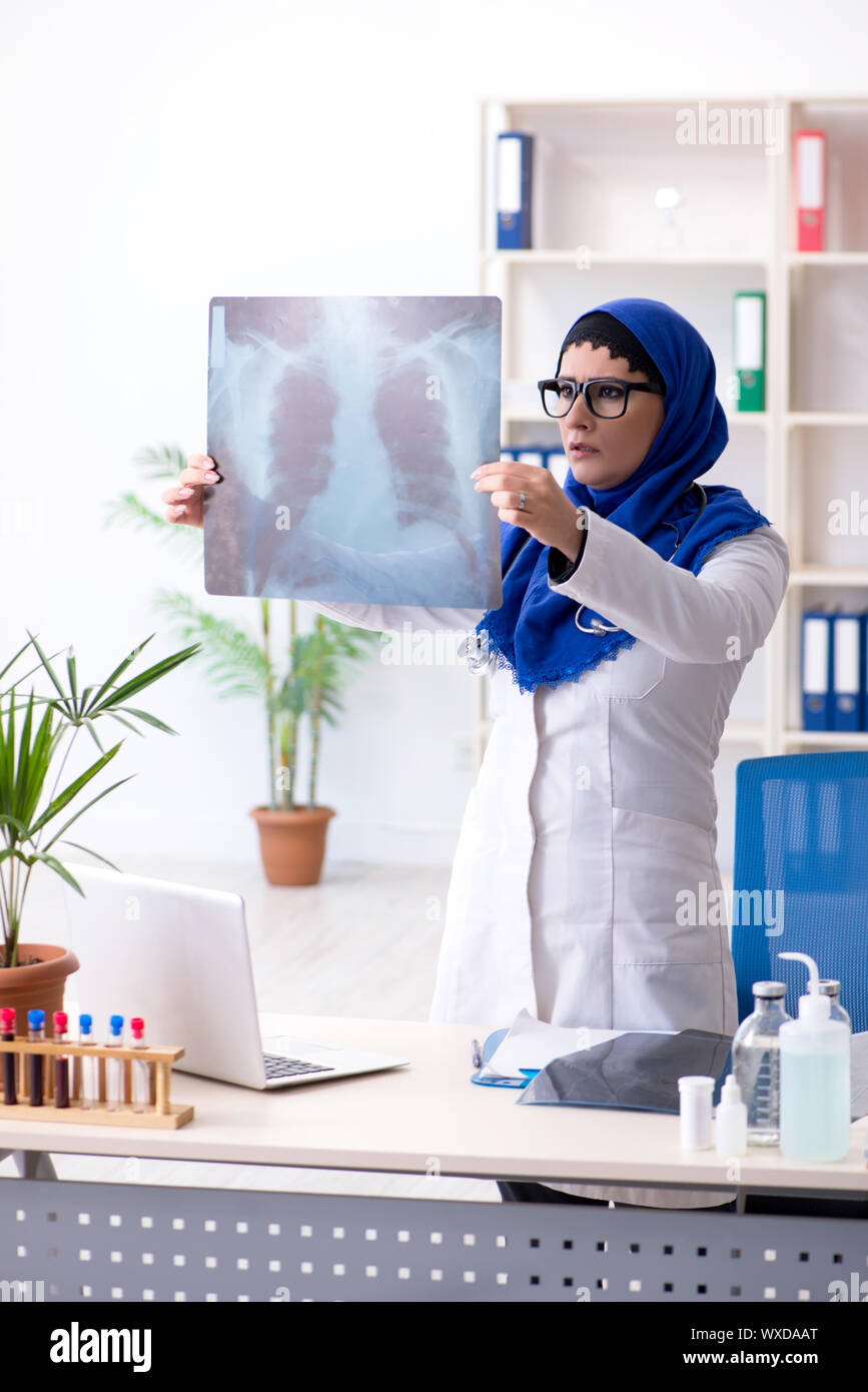 Female doctor in hijab working in the hospital Stock Photo - Alamy
