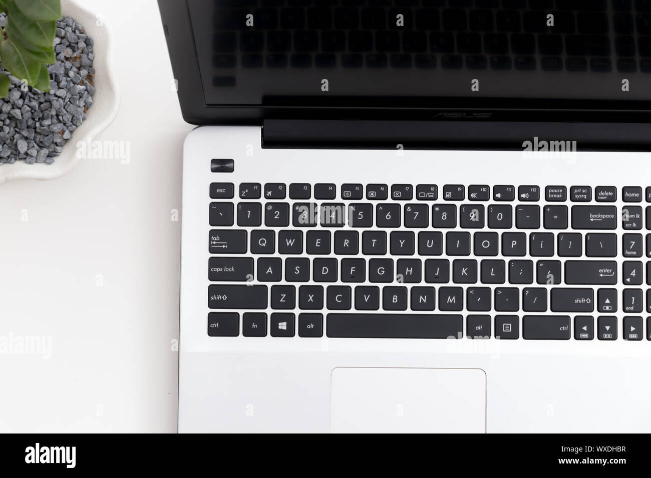 White office desk with laptop flat lay Stock Photo - Alamy