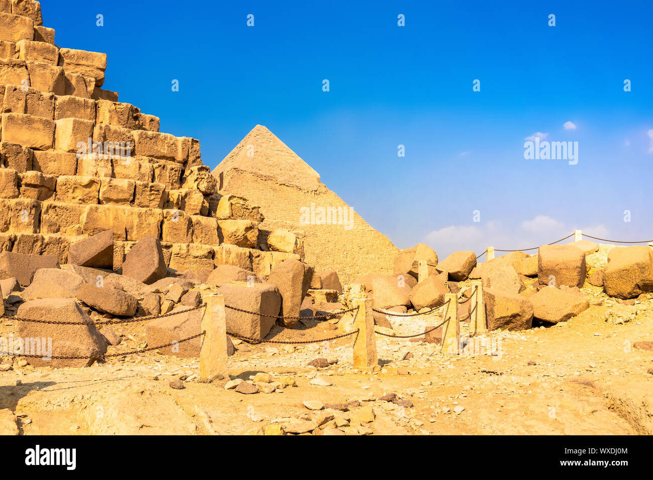 Egypt pyramids tourist hi-res stock photography and images - Alamy