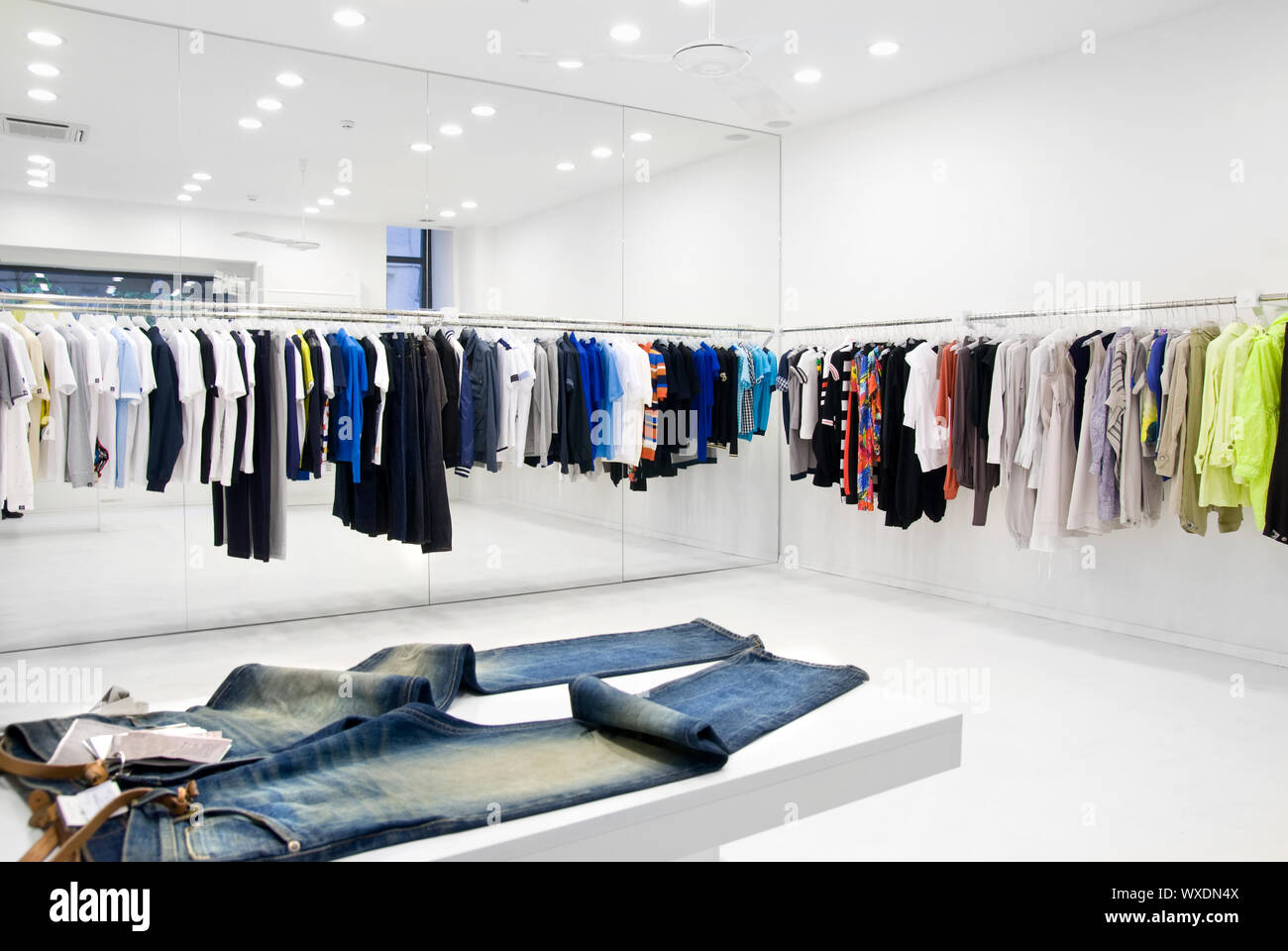 modern store interior Stock Photo - Alamy