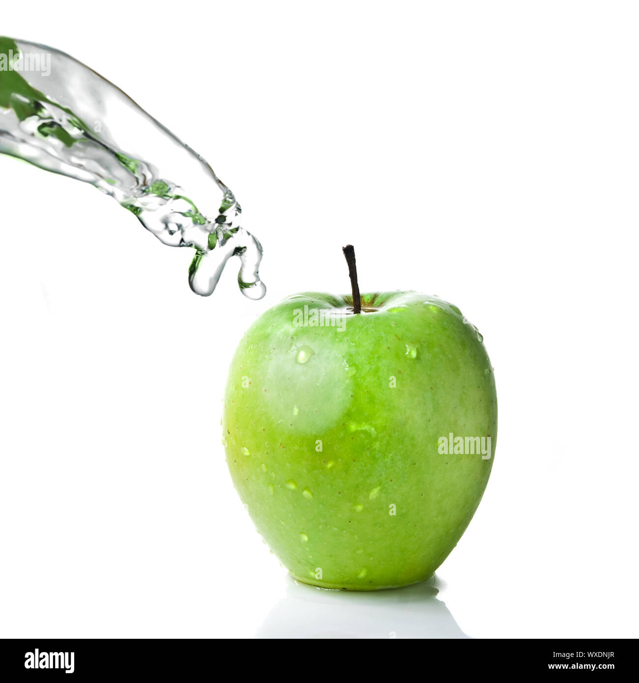 fresh water splash on green apple isolated on white Stock Photo - Alamy