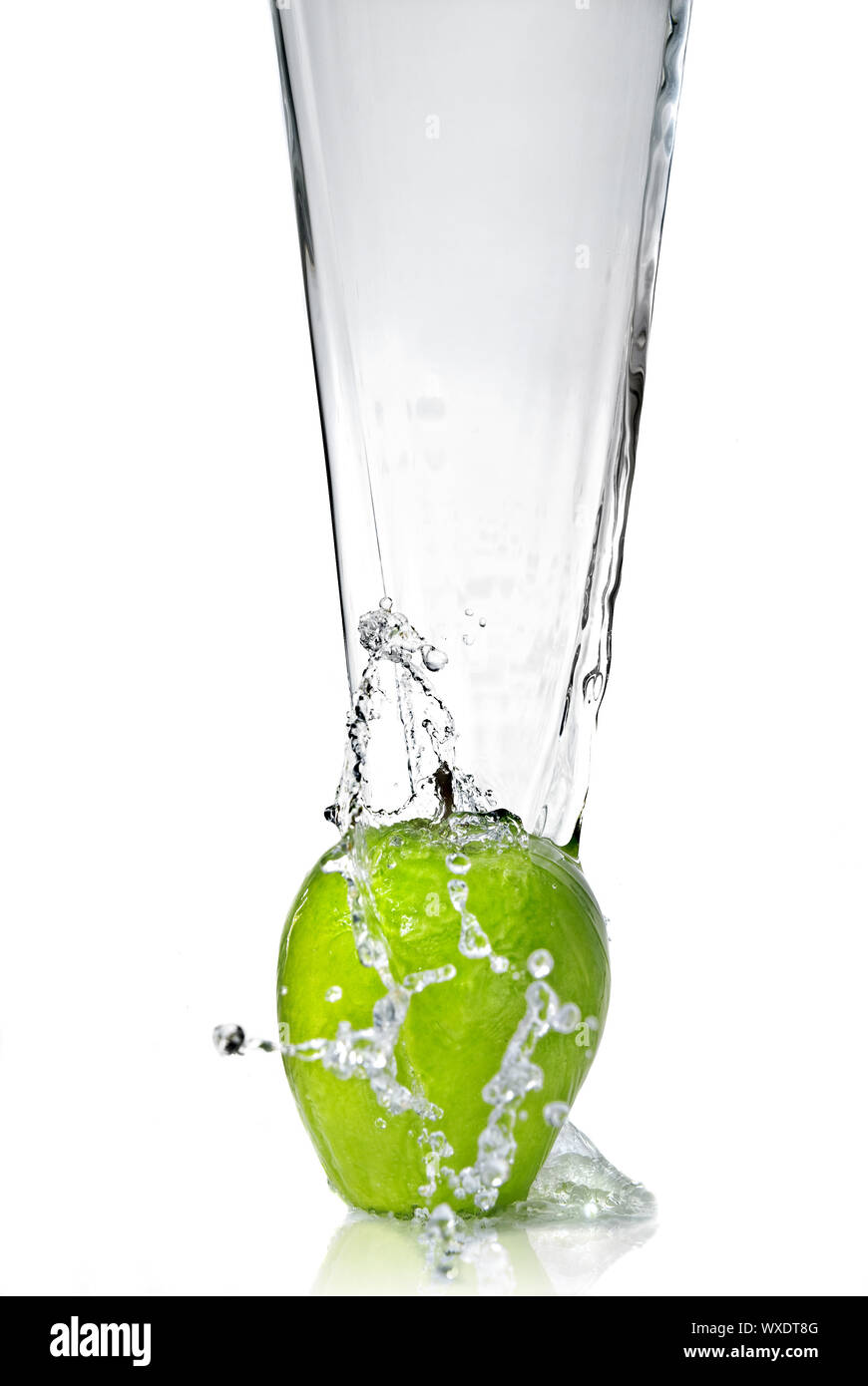 fresh water splash on green apple isolated on white Stock Photo - Alamy