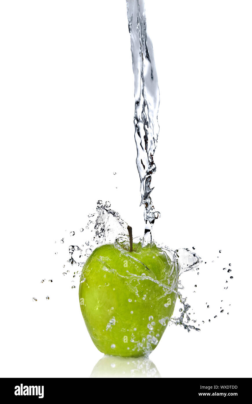 fresh water splash on green apple isolated on white Stock Photo - Alamy