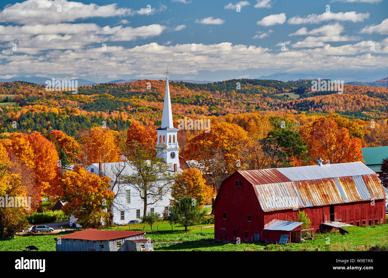 Vermont scenic farming barn farming hi-res stock photography and images ...
