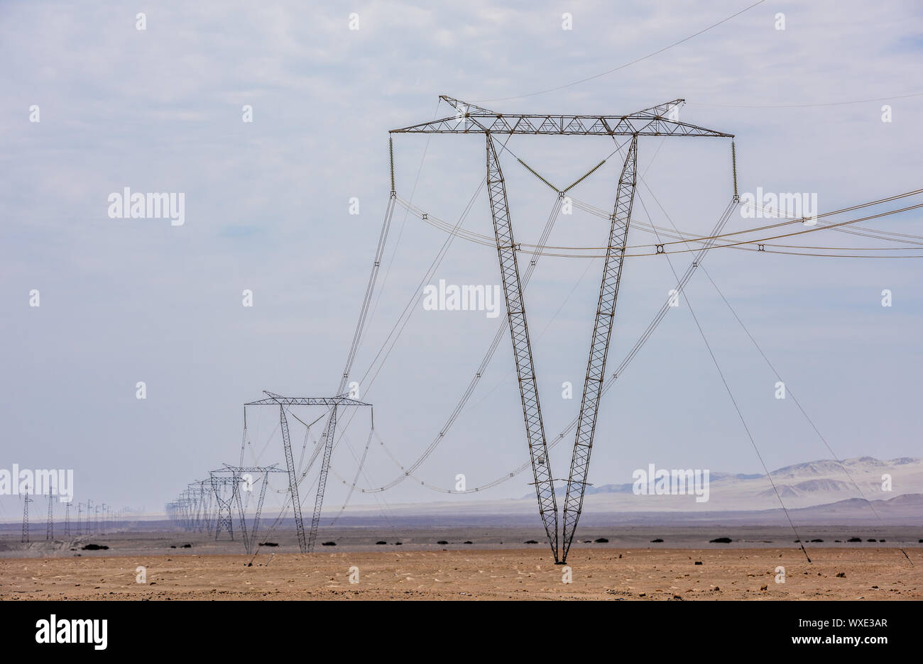 Electrical transmission tower hi-res stock photography and images - Alamy