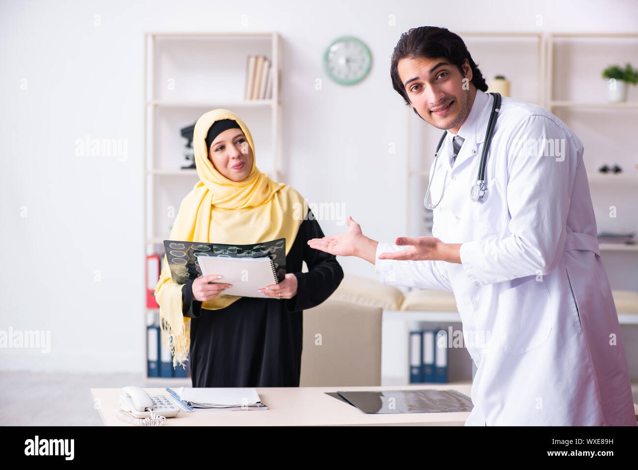 Arabic patient hi-res stock photography and images - Alamy