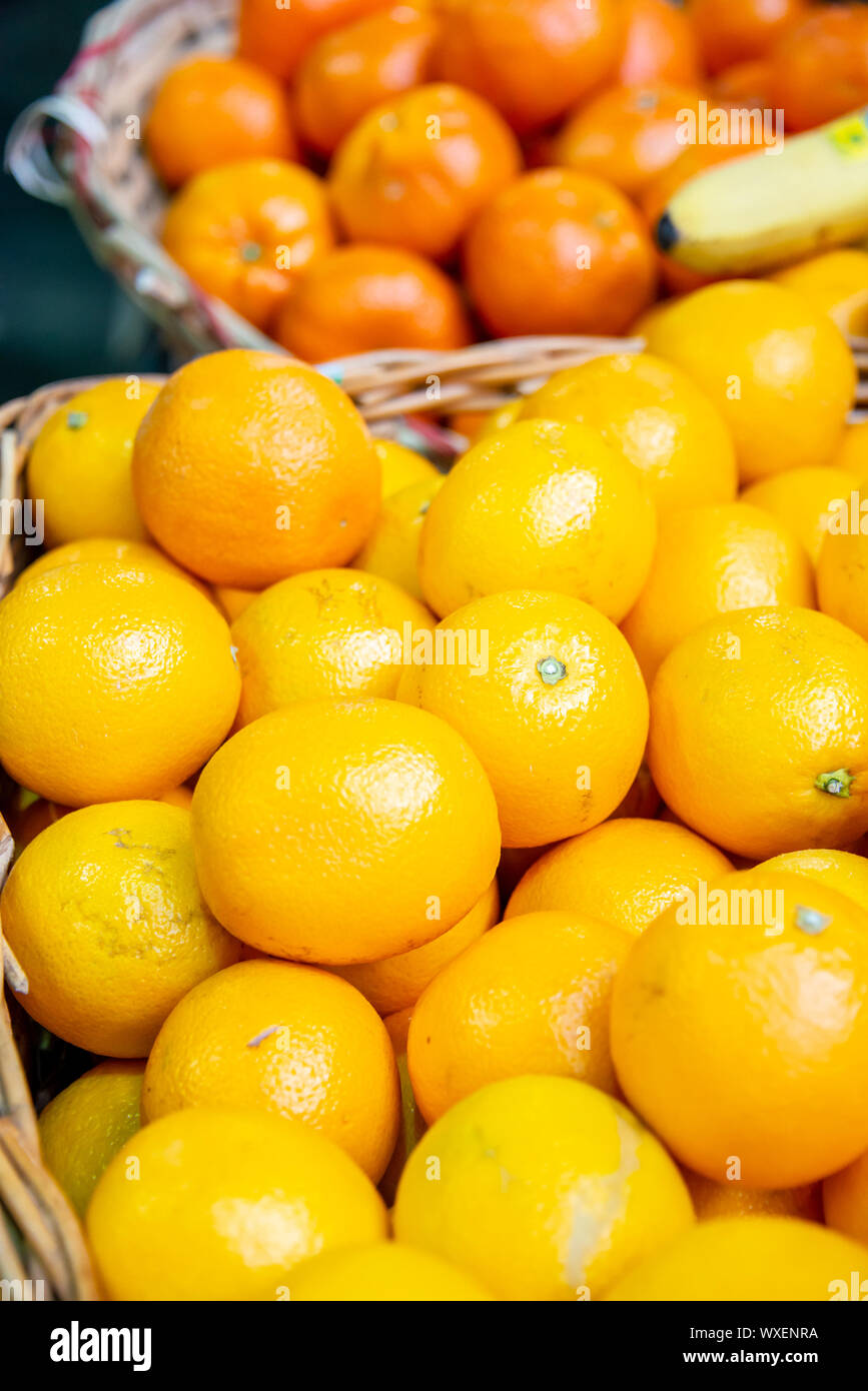Citrus fruits at the market display stall Stock Photo - Alamy