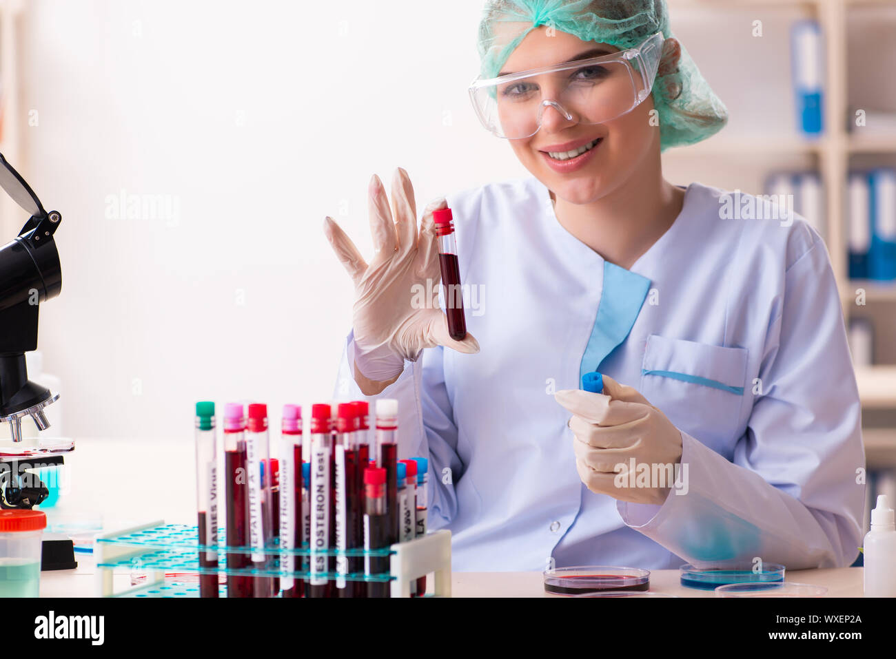 Chemist biochemist hi-res stock photography and images - Alamy