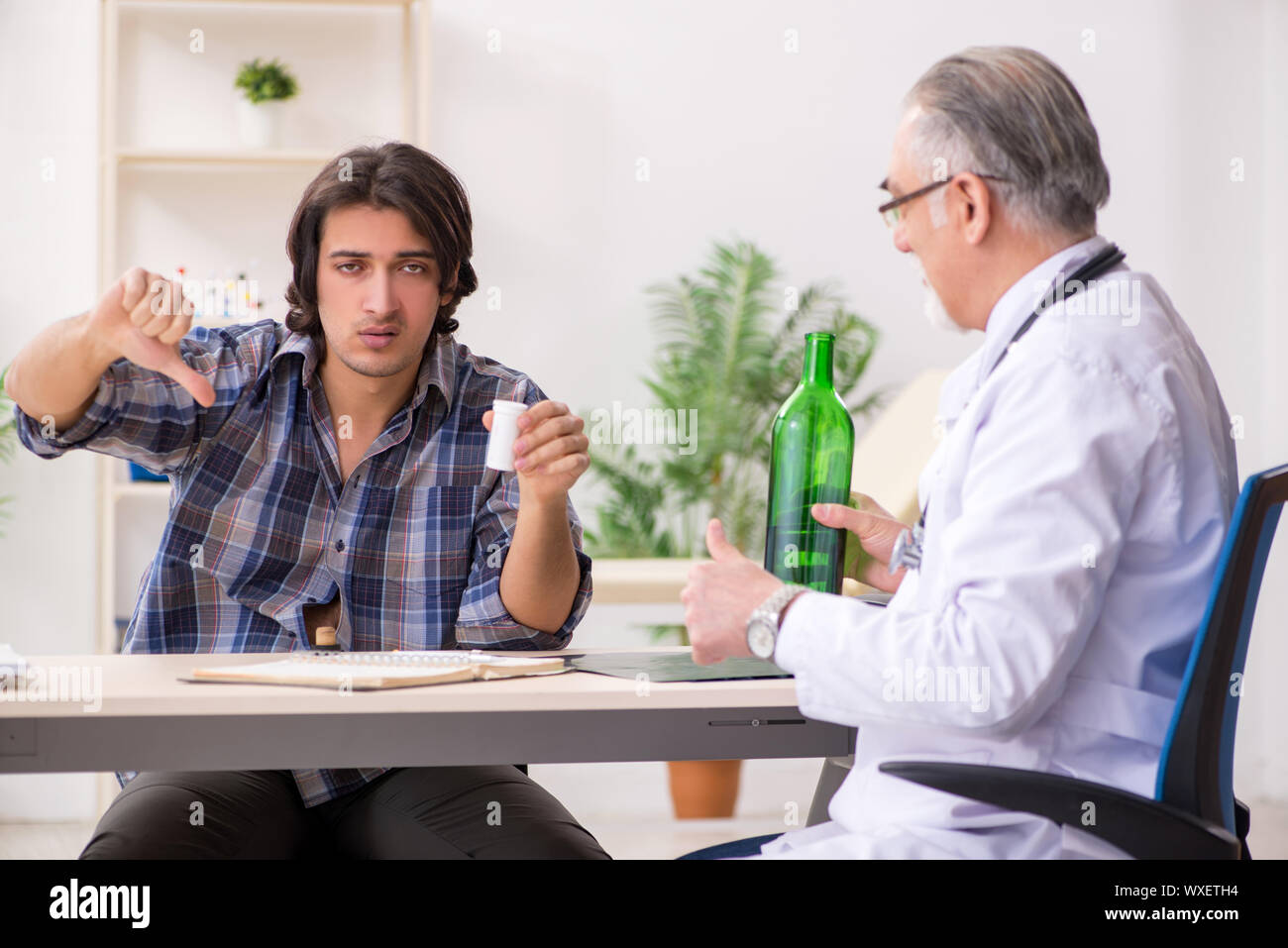 Alcoholic patient hospital hi-res stock photography and images - Alamy
