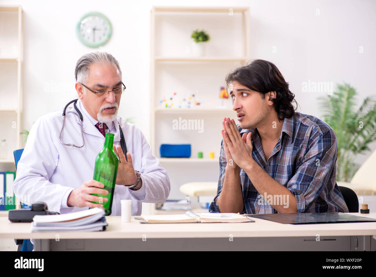 Alcoholic patient hospital hi-res stock photography and images - Alamy