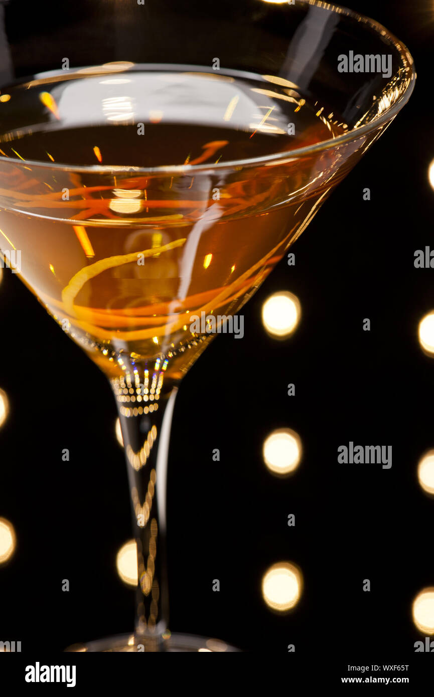 Cocktail dry ice bar hi-res stock photography and images - Alamy