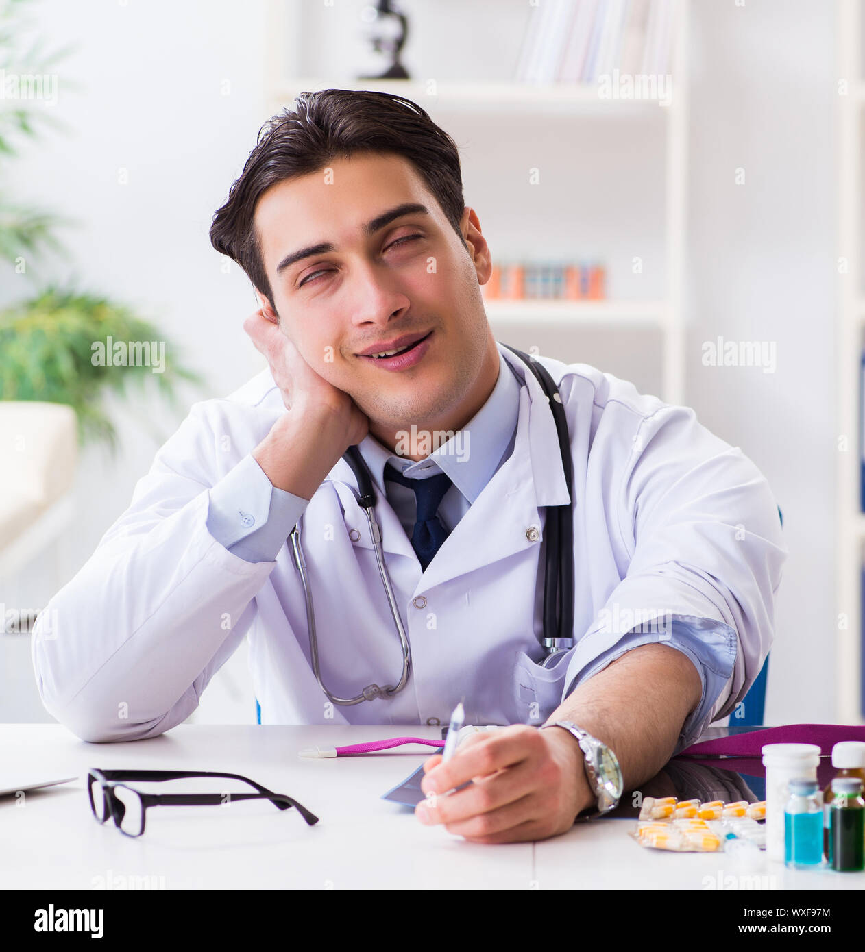 Doctor drug addict in the hospital Stock Photo - Alamy