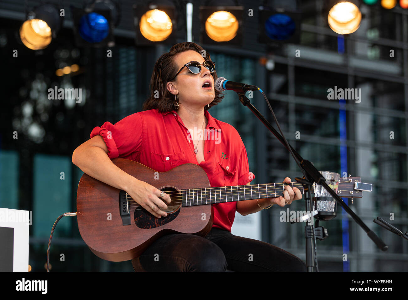 Stage of concert hall hi-res stock photography and images - Alamy
