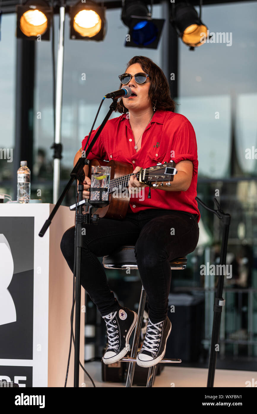 With his wife georgie hi-res stock photography and images - Alamy