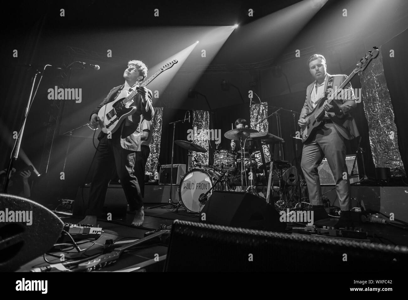 Op front hi-res stock photography and images - Alamy