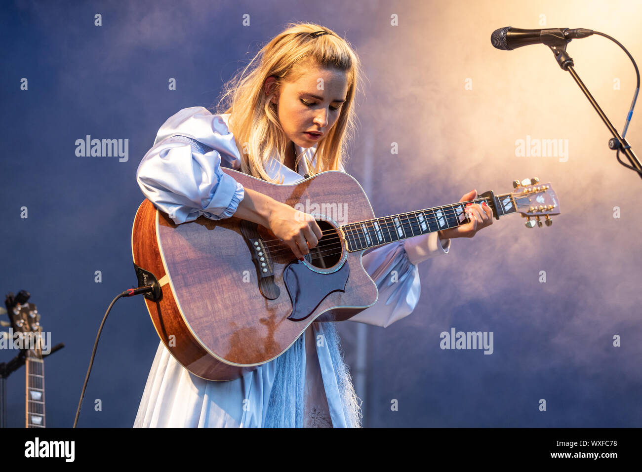 Laurel band hi-res stock photography and images - Alamy