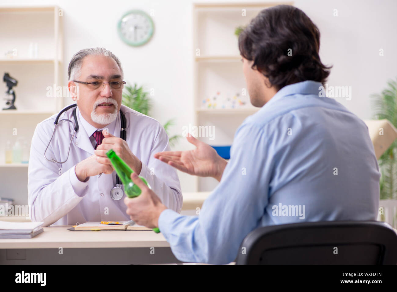 Alcoholic patient hospital hi-res stock photography and images - Alamy
