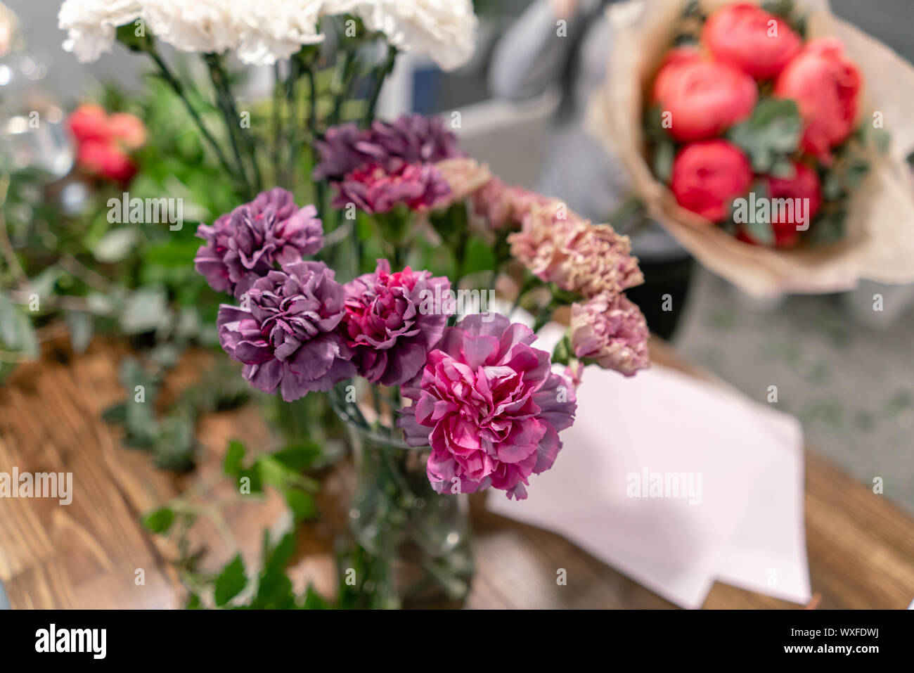 Master class on making bouquets. Summer bouquet. Learning flower ...