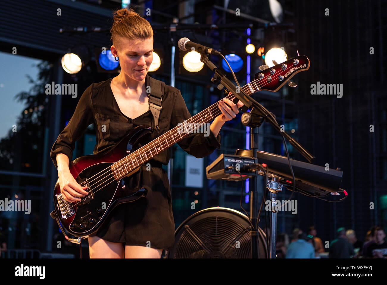 Laura fink hi-res stock photography and images - Alamy