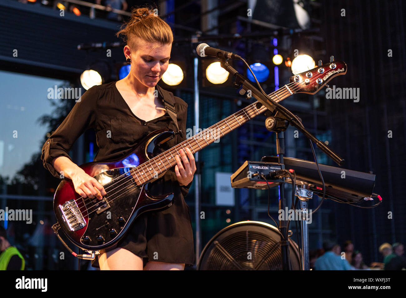 Laura fink hi-res stock photography and images - Alamy