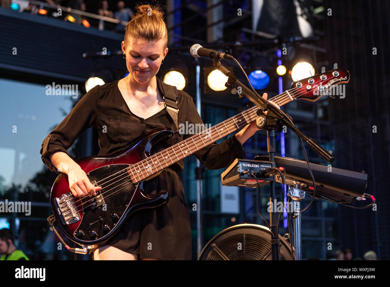 Laura fink hi-res stock photography and images - Alamy