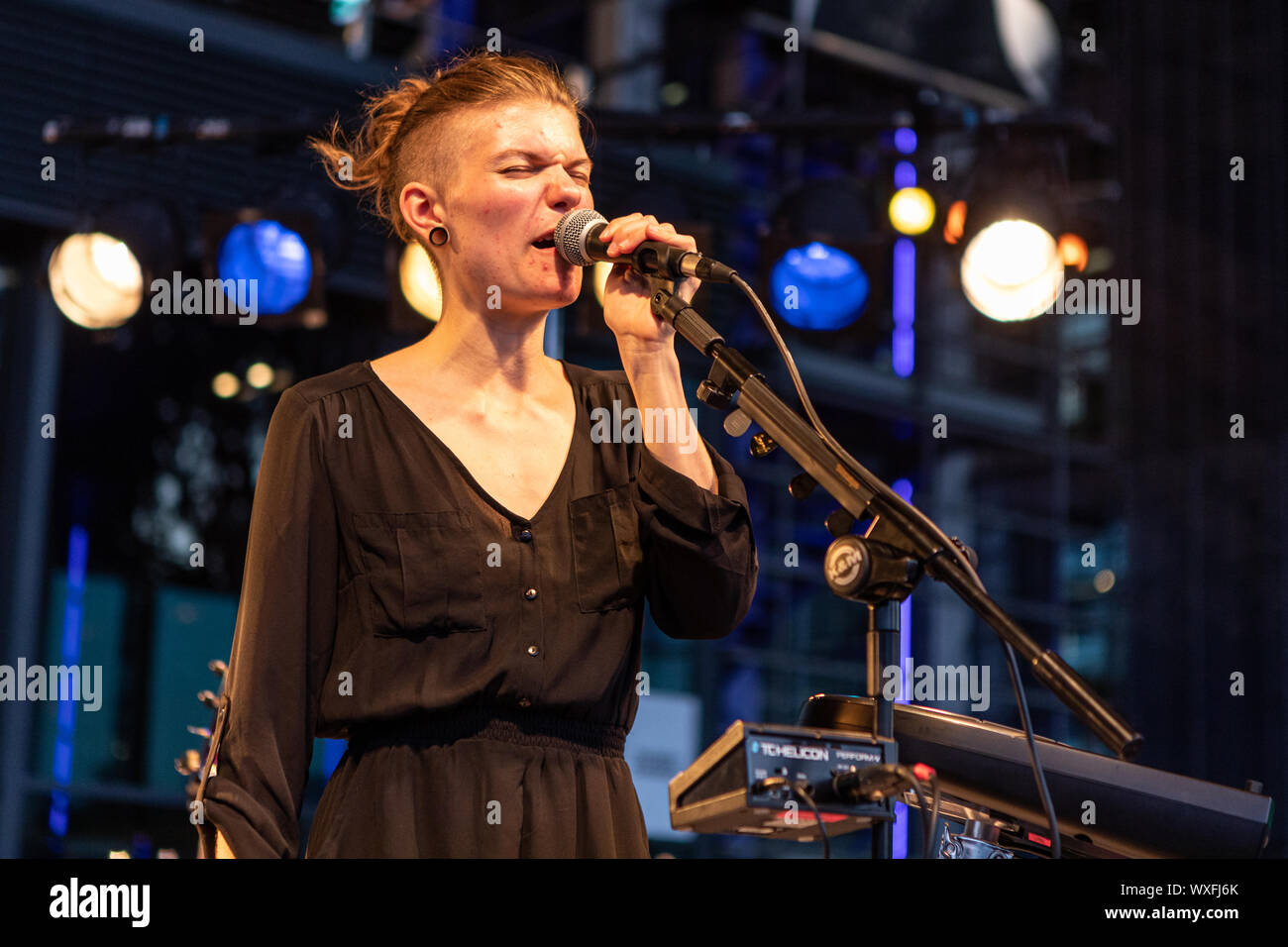 Laura fink hi-res stock photography and images - Alamy