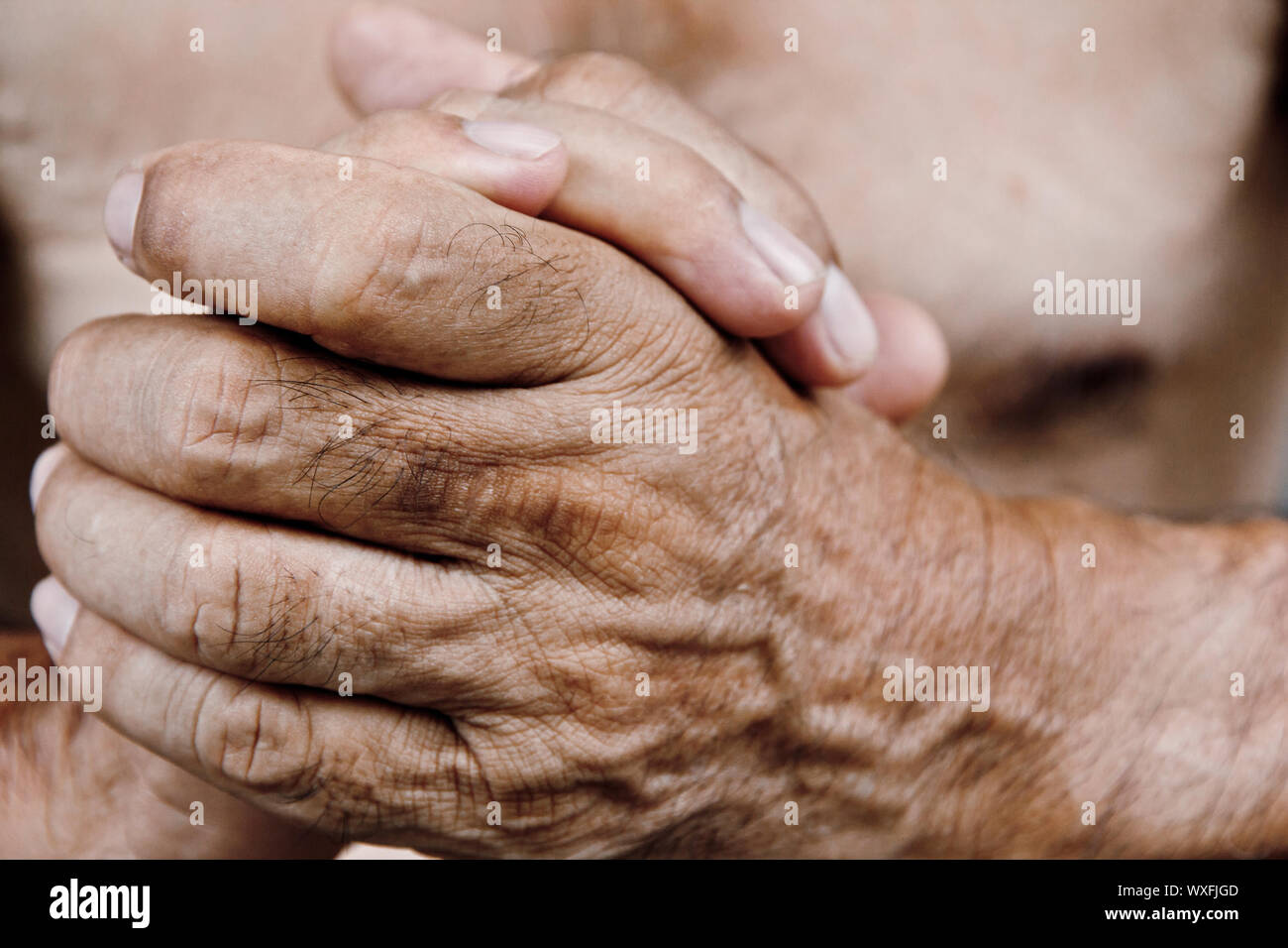 old man hand Stock Photo - Alamy