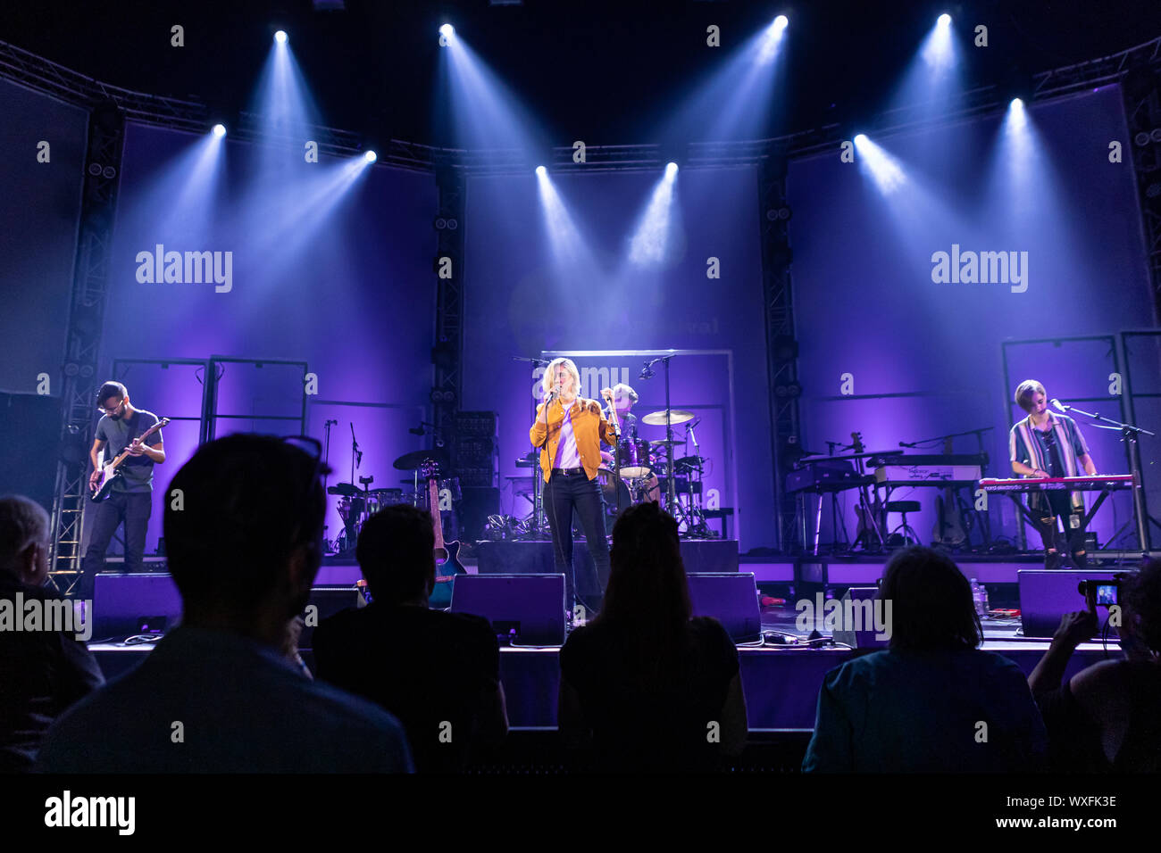 Emma singer hi-res stock photography and images - Alamy