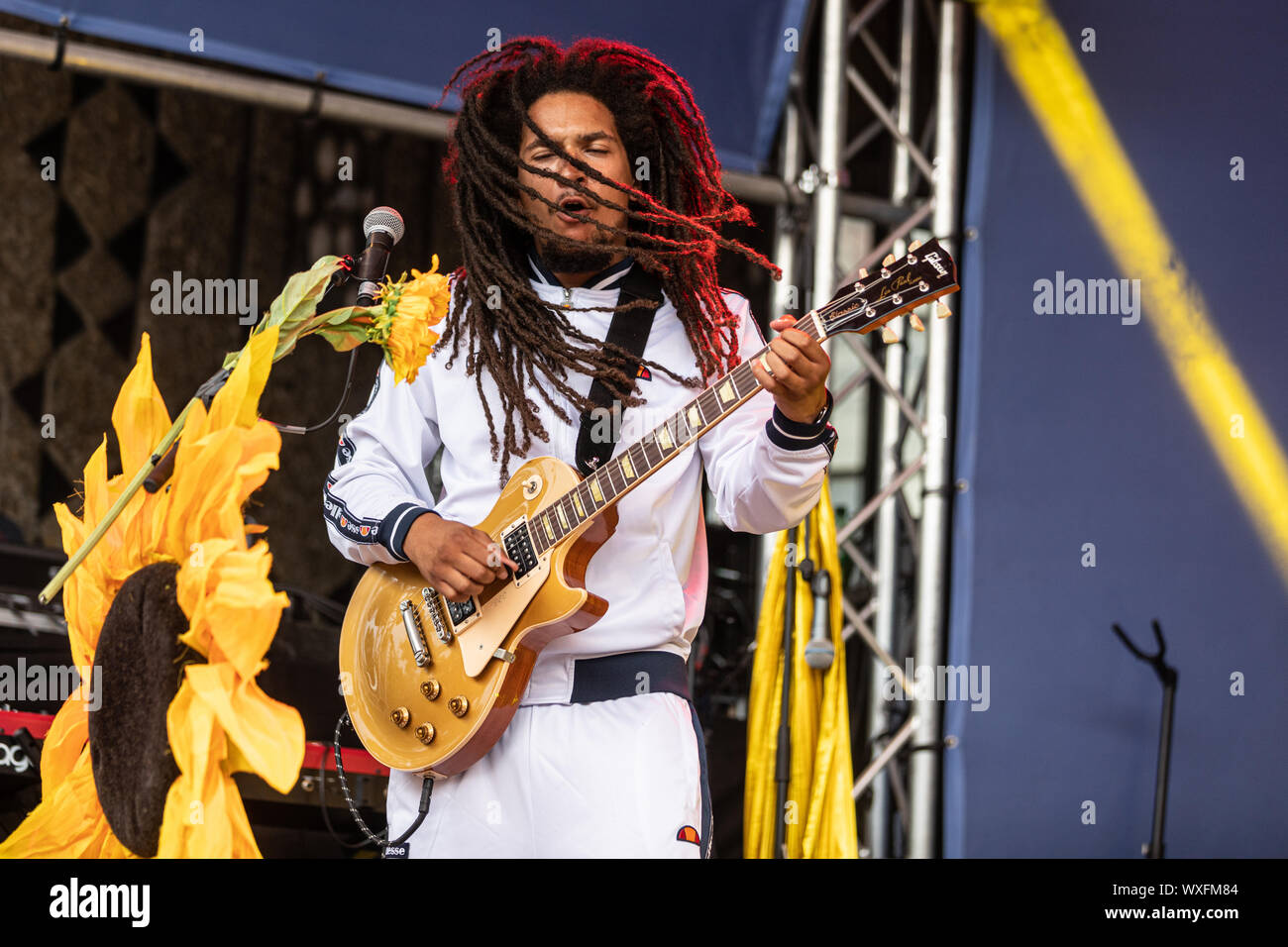 Iris singer hi-res stock photography and images - Alamy