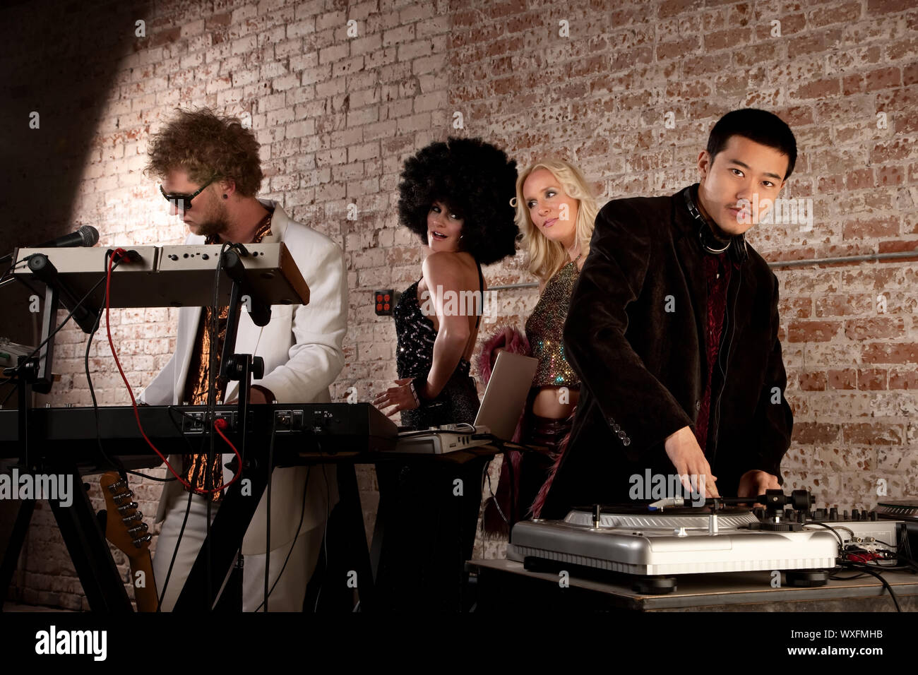1970s disco girls hi-res stock photography and images - Alamy