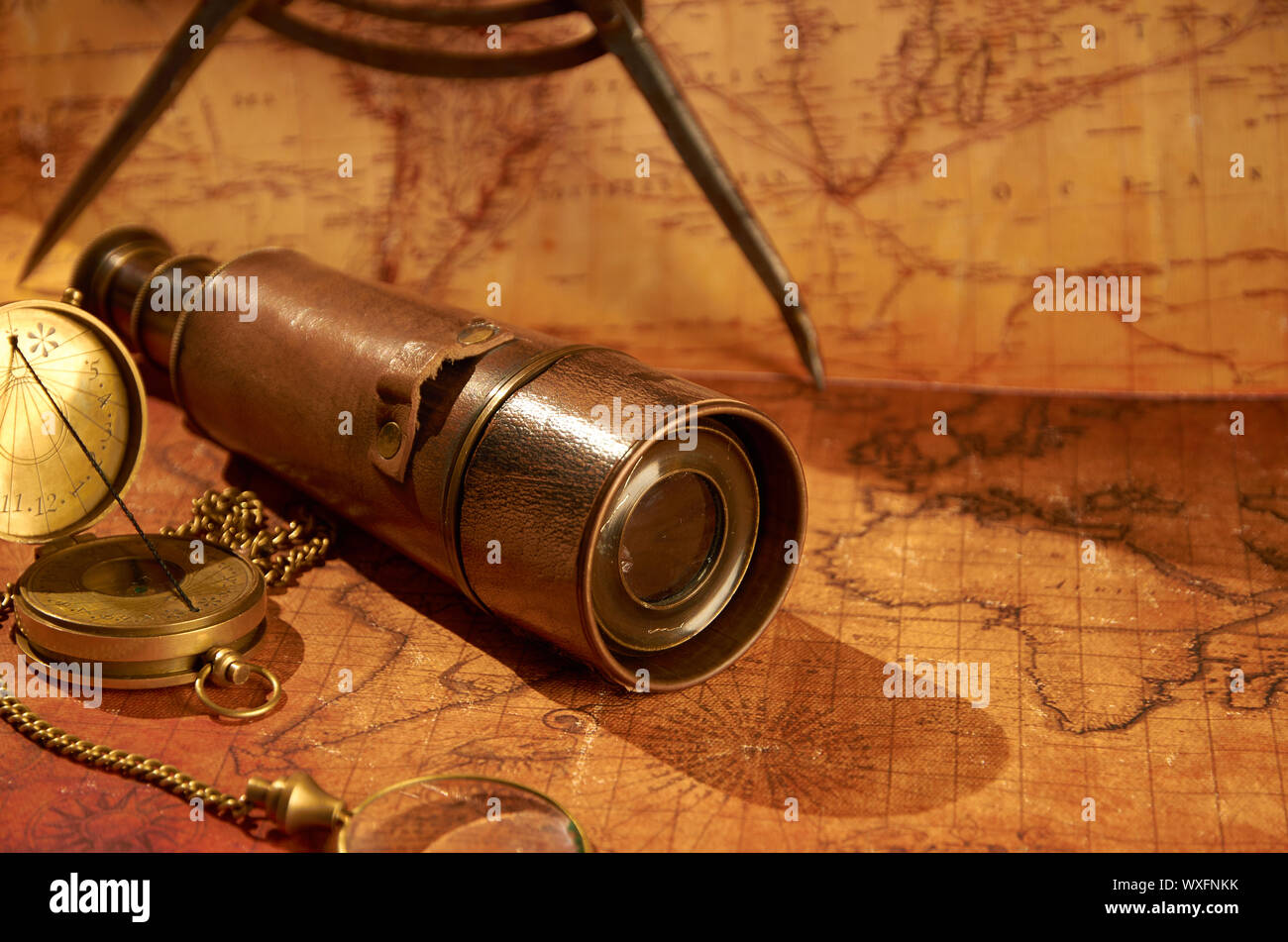 Antique brass compass on map hi-res stock photography and images - Alamy