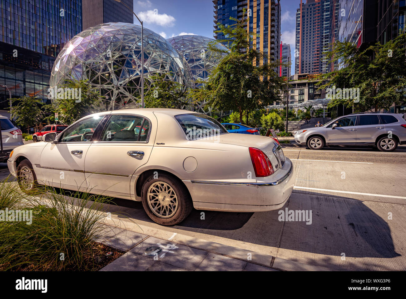 Amazon urban campus hi-res stock photography and images - Alamy