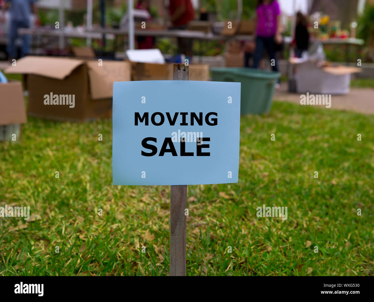 Yard clutter hi-res stock photography and images - Alamy