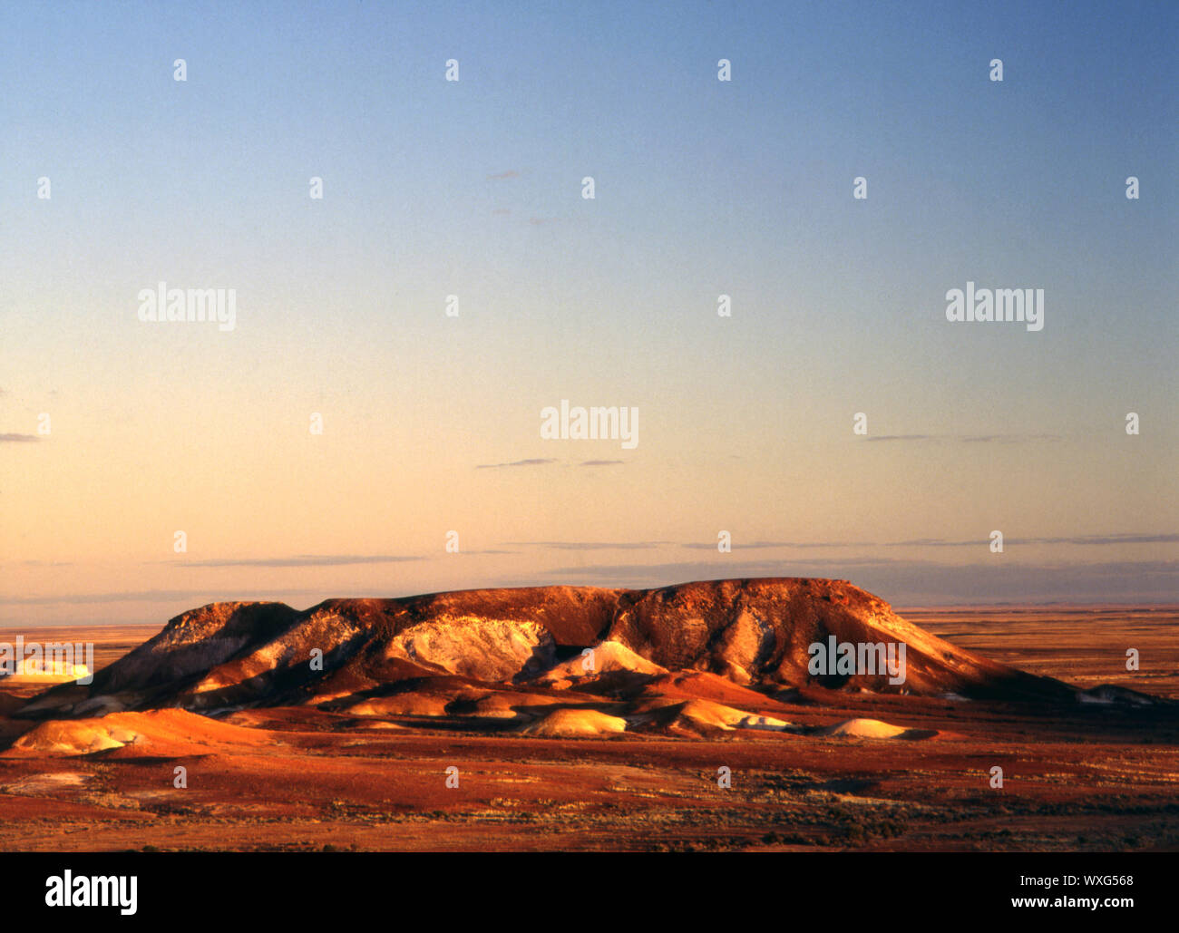 Outback opal mining town hi-res stock photography and images - Alamy