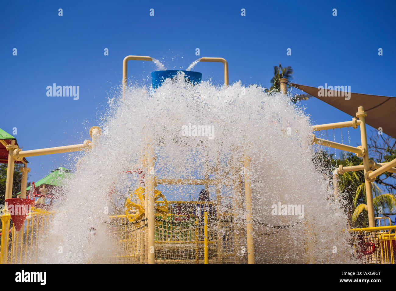 Giant water feature hi-res stock photography and images - Alamy