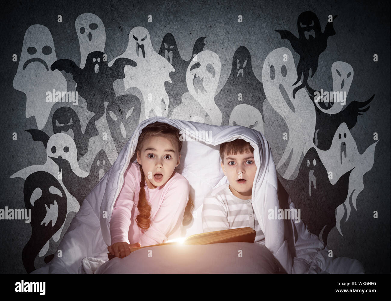 Children frightened ghosts hi-res stock photography and images - Alamy