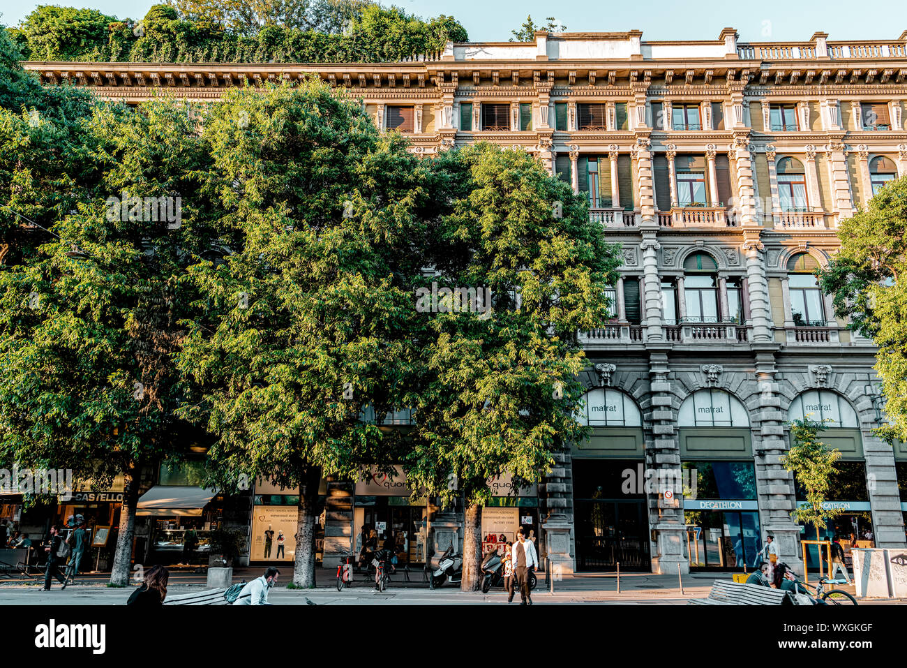 Downtown milano hi-res stock photography and images - Alamy