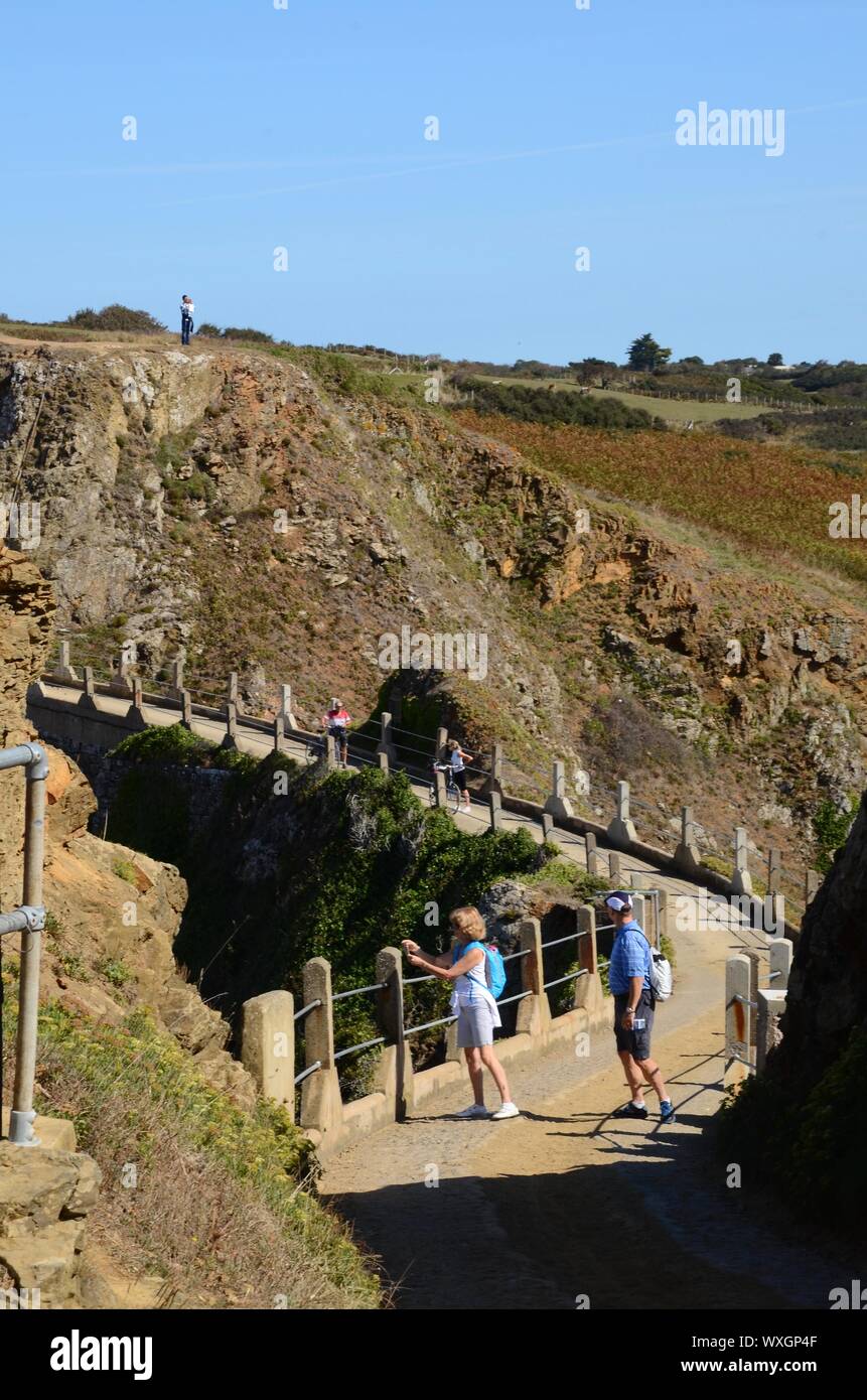 La Coupée, the causeway bridging the island of Great Sark to Little ...