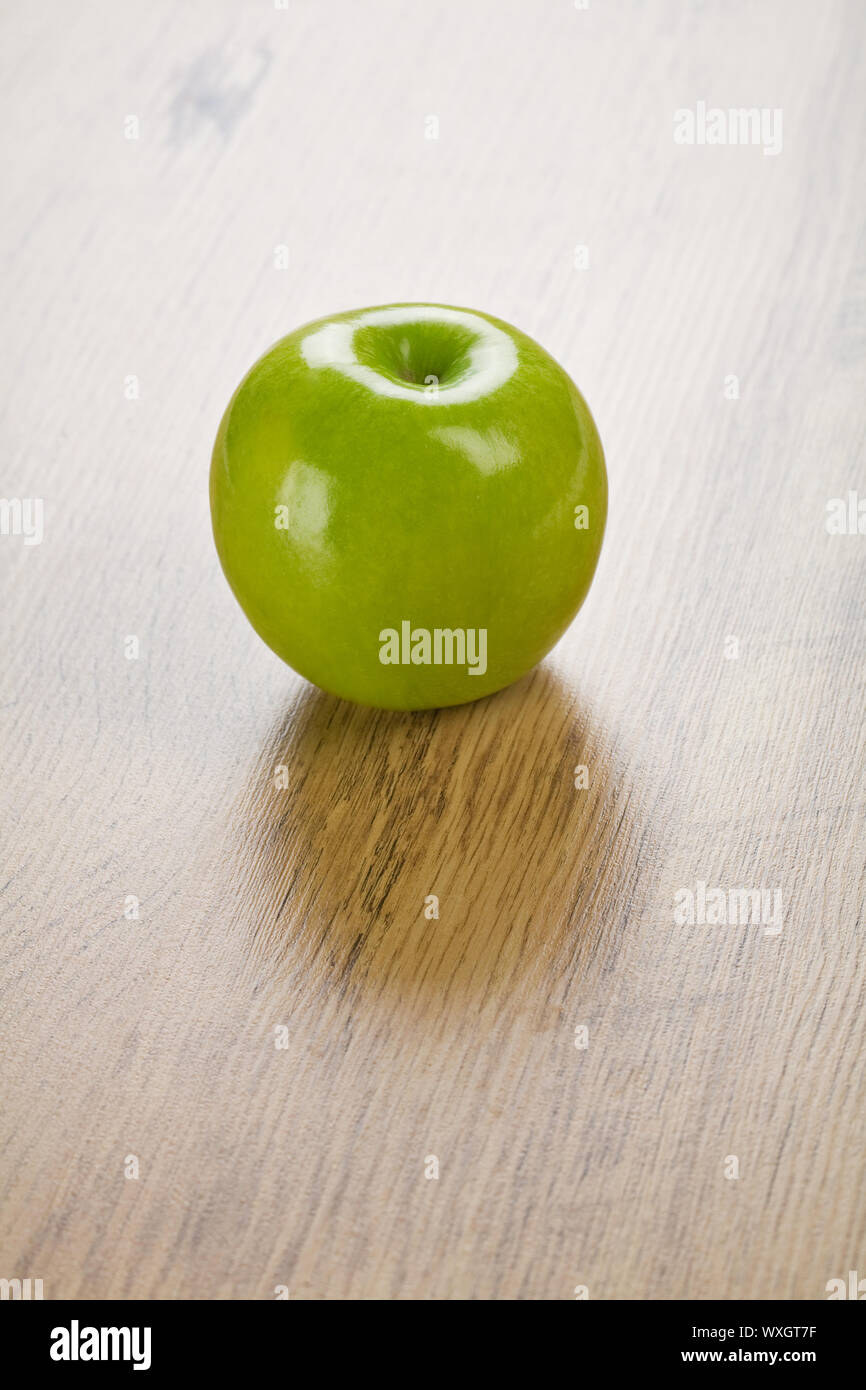 one green apple Stock Photo - Alamy