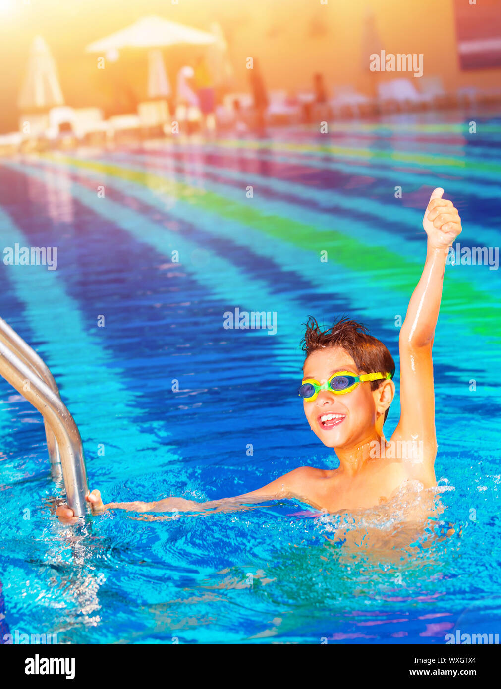 Child wearing goggle hi-res stock photography and images - Alamy