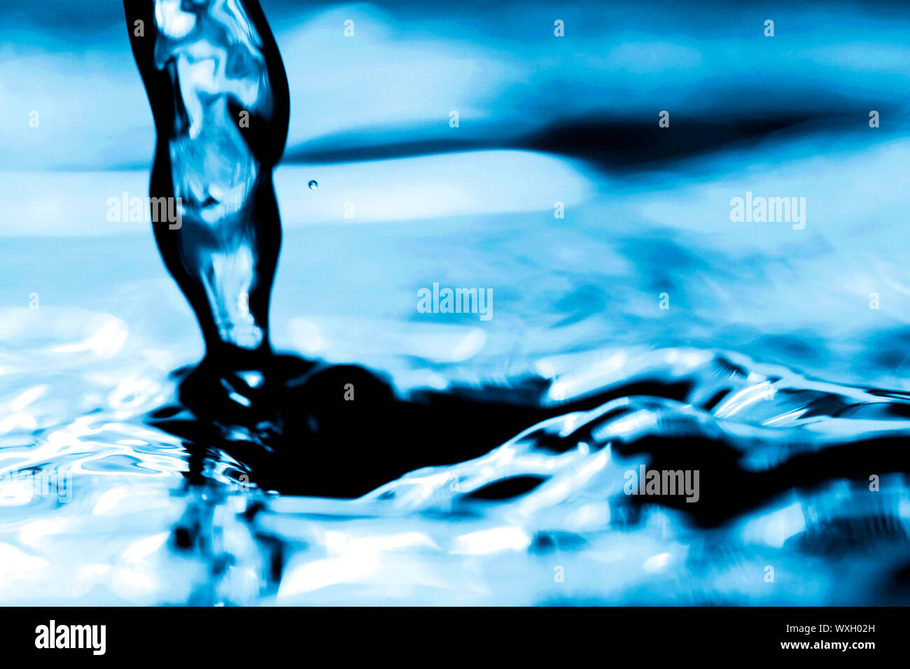 water splashing stream motion stop Stock Photo - Alamy