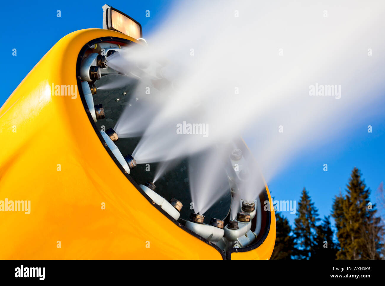 Machine groomed powder hi-res stock photography and images - Alamy