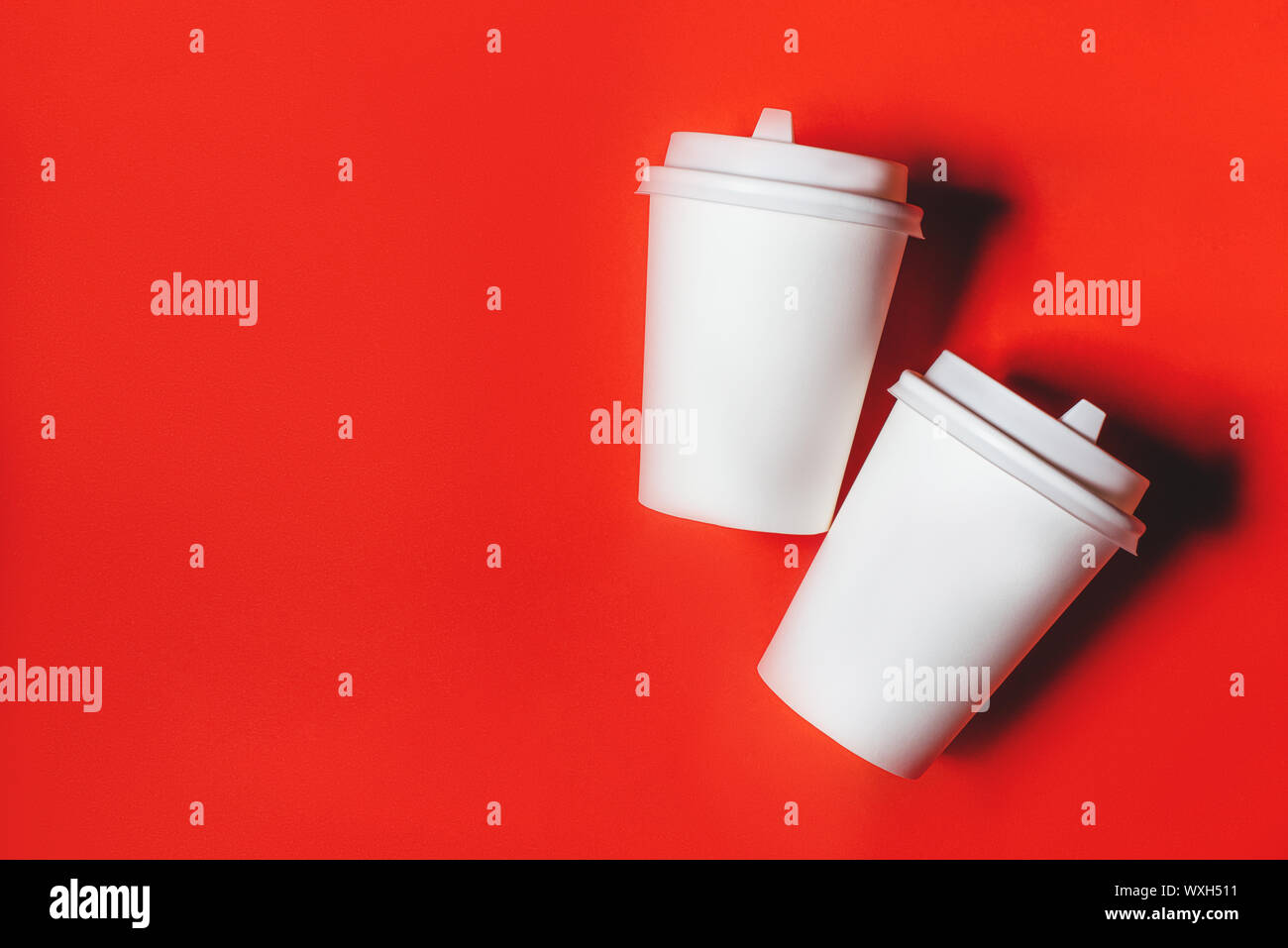 Two red plastic cup hi-res stock photography and images - Alamy