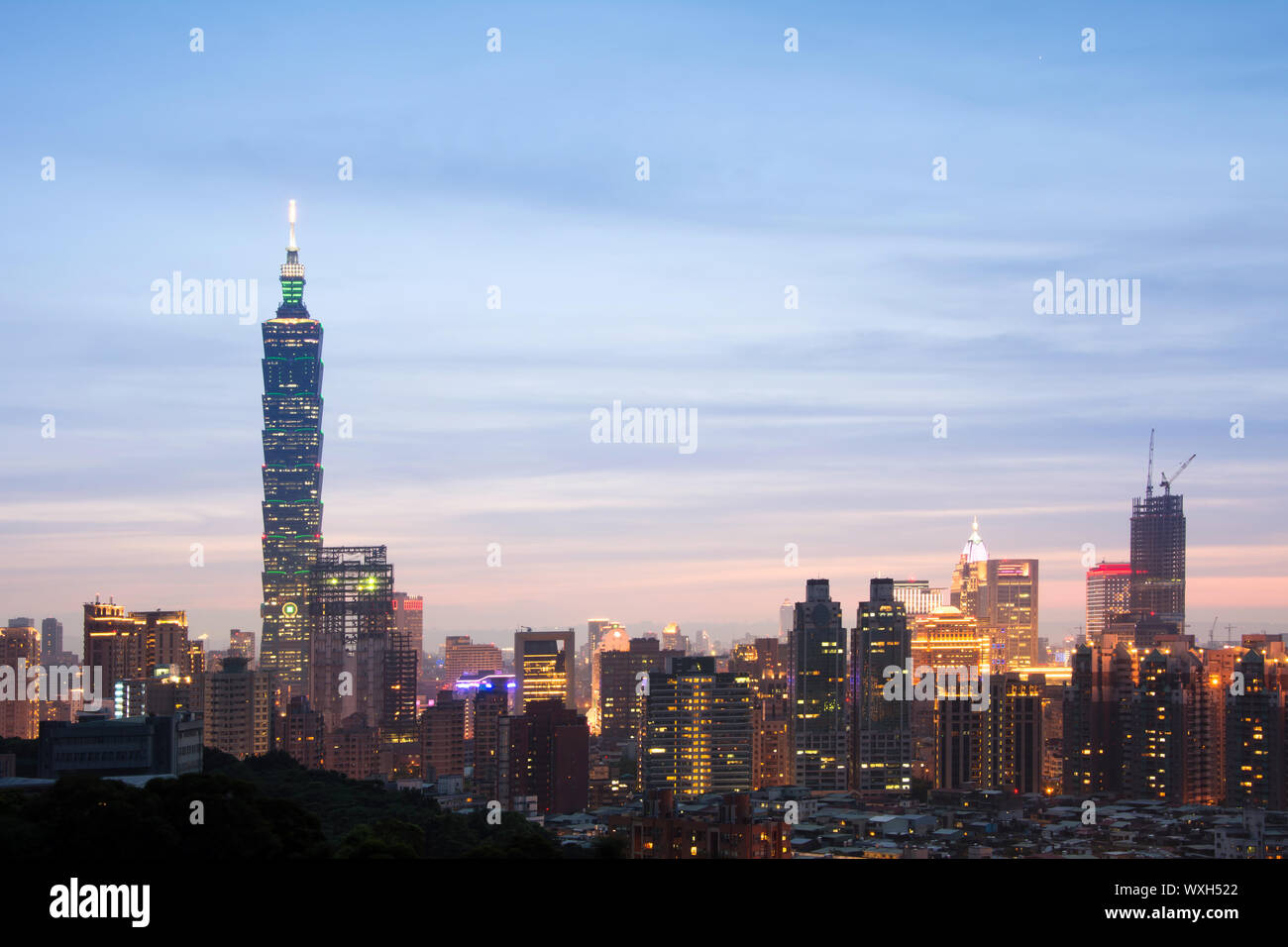Taipei 101 under construction hi-res stock photography and images - Alamy